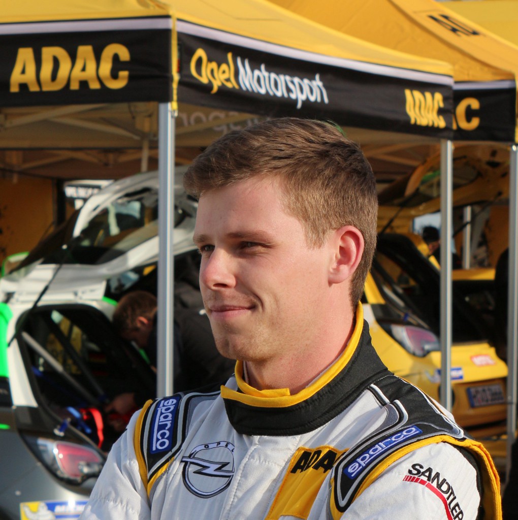 Interview mit Michael Knapp und Bilder vom ersten Rennen im ADAC Opel ...